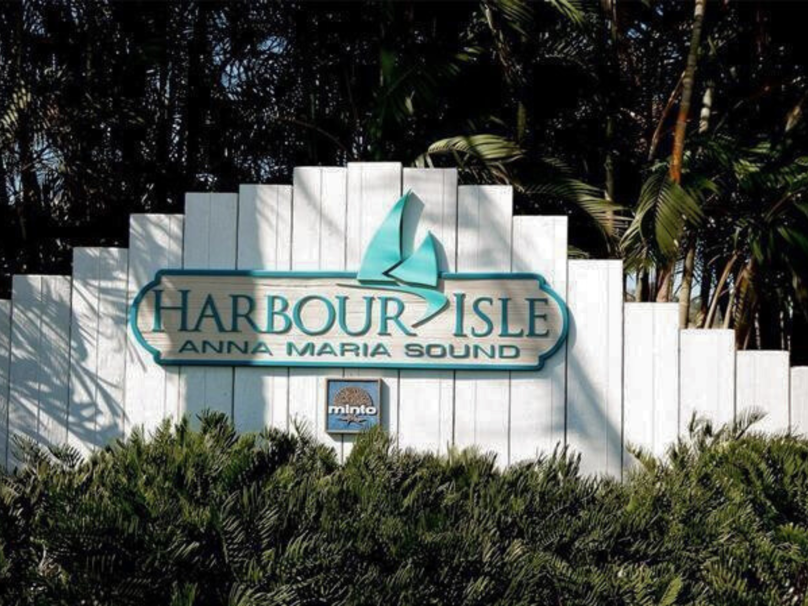 Waterfront Luxury Homes by Issa Homes in Harbour Isle